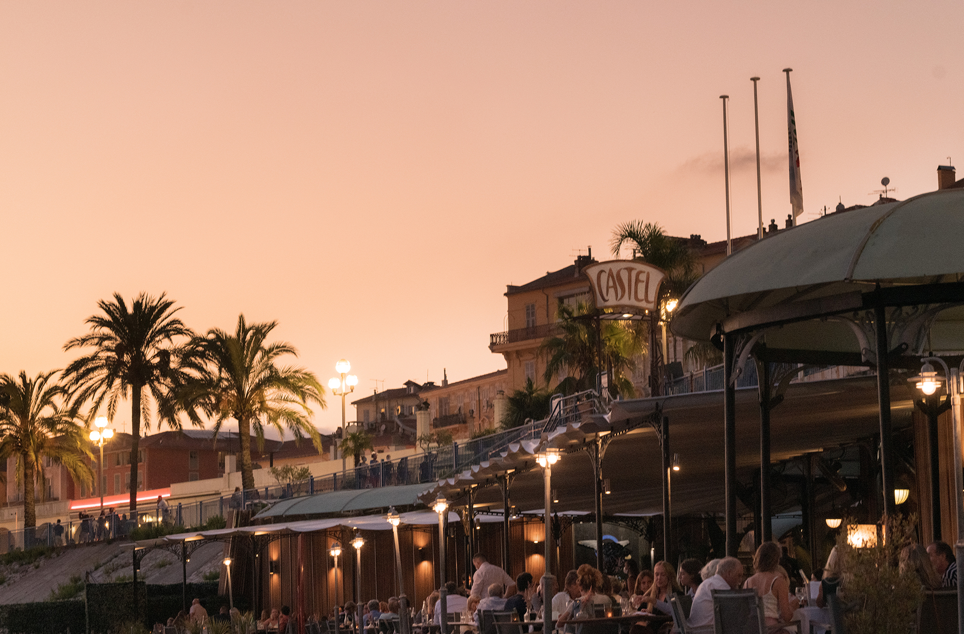 Castel Plage - Plage privée, Bar & Restaurant à Nice